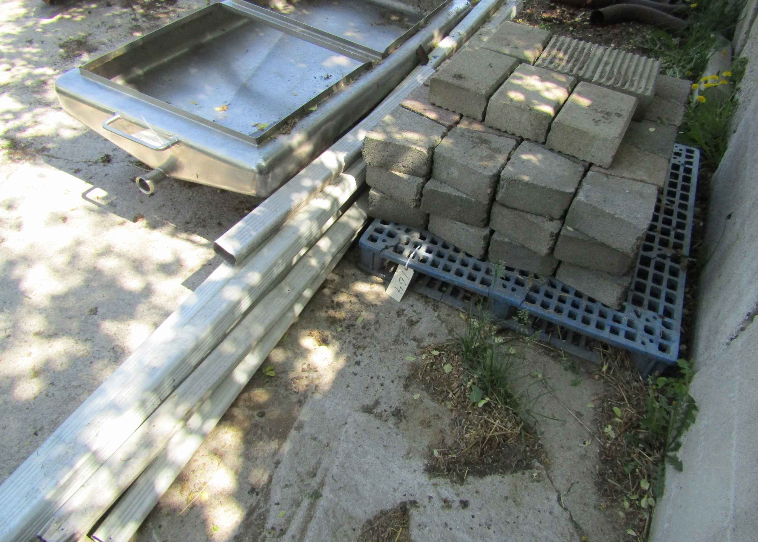 Lot 164 - Skid or Patio Stone & Misc. Eastrough - Quick Bids