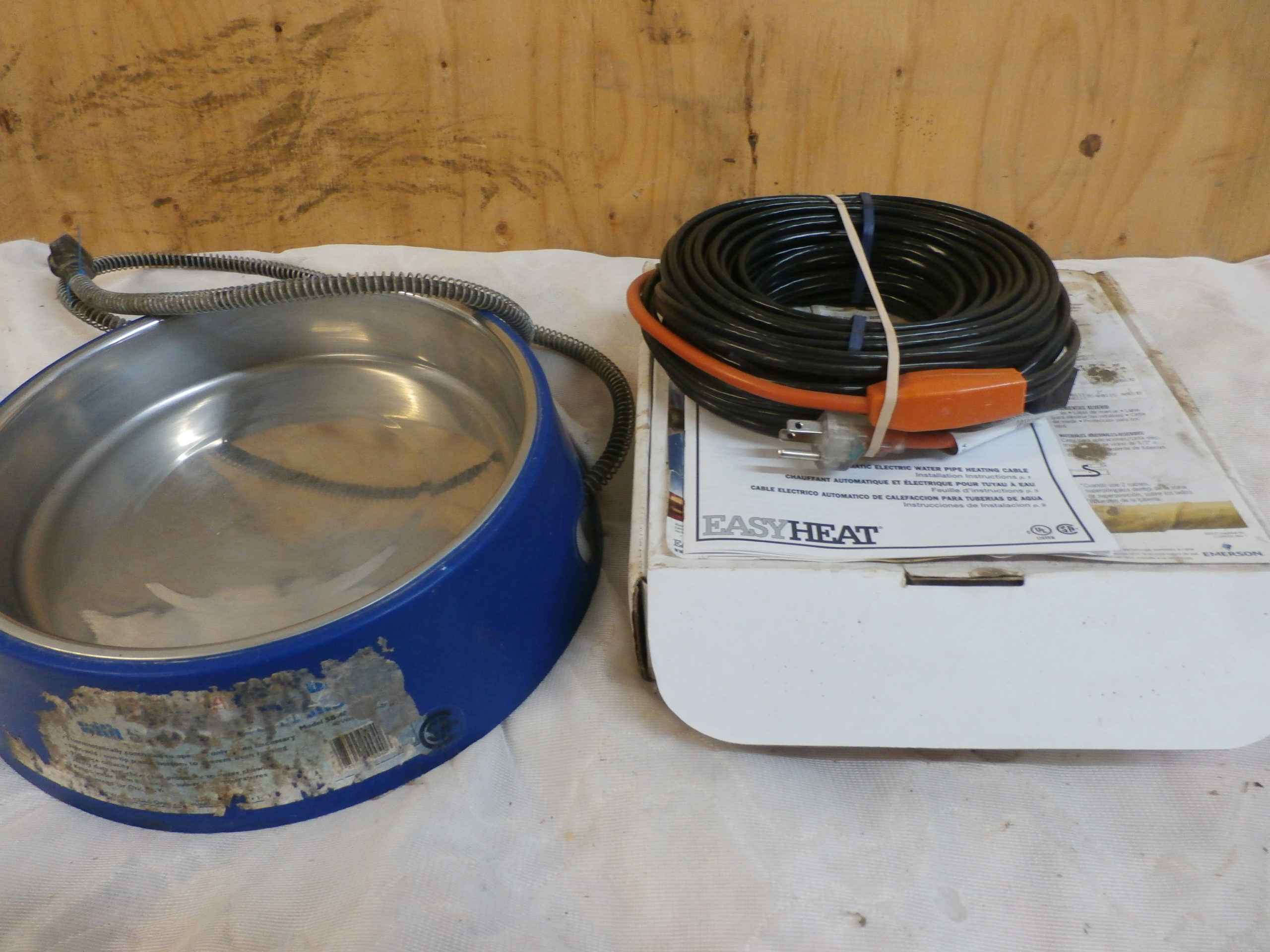 Electric heated water bucket - Quick Bids