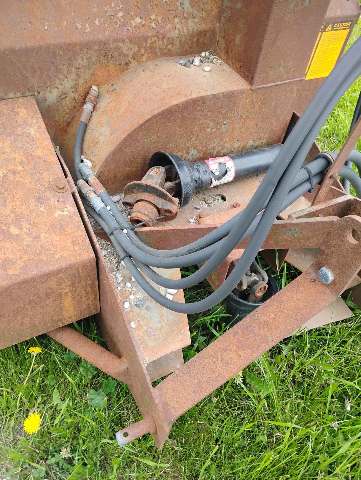 Heavy duty twin auger snowblower with hydraulic chute rotation and ...