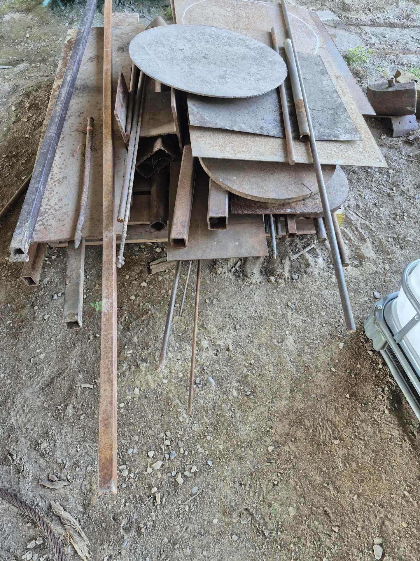 Nice assortment of random steel - Quick Bids