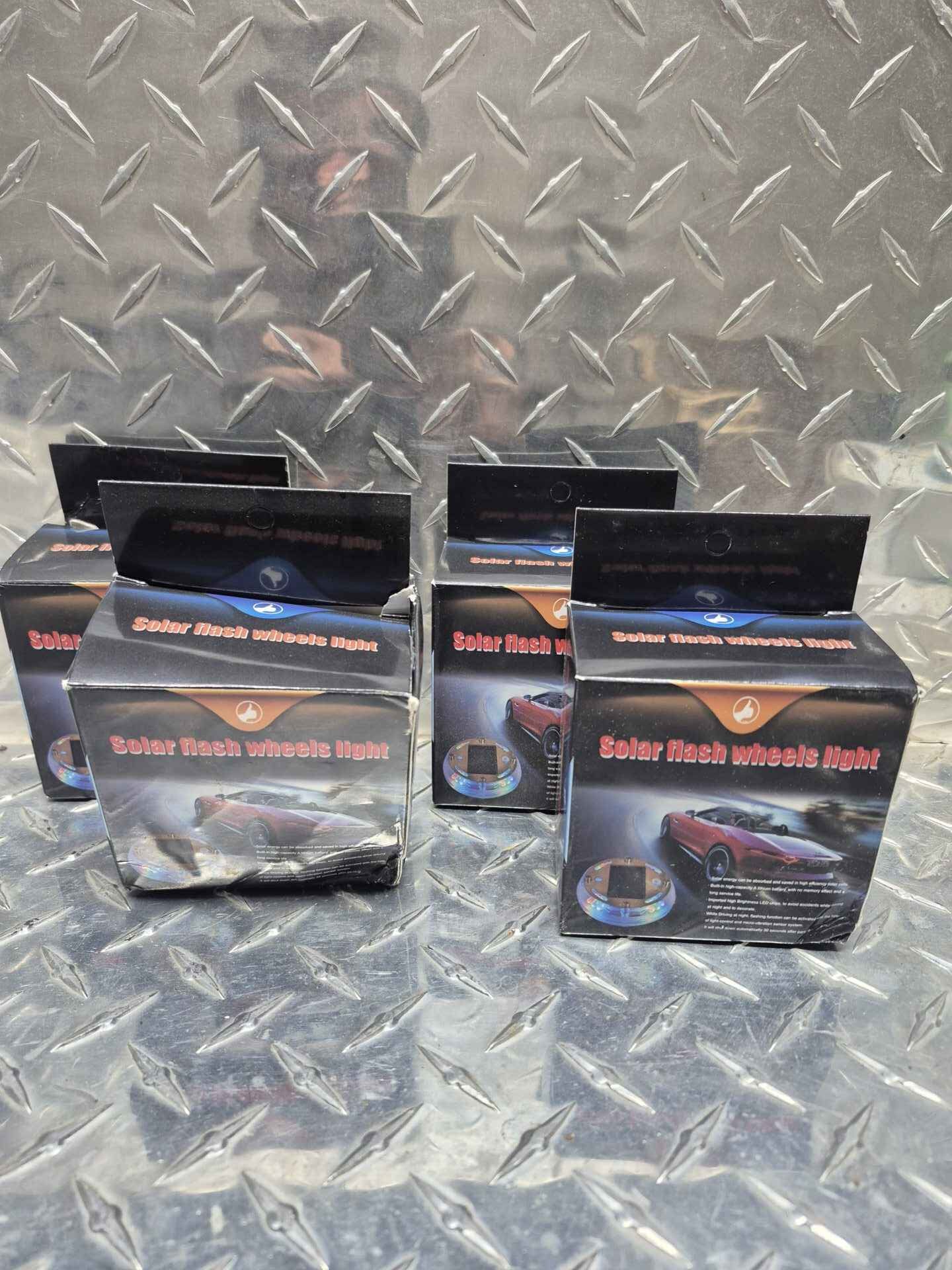 Solar flash wheel lights - Quick Bids