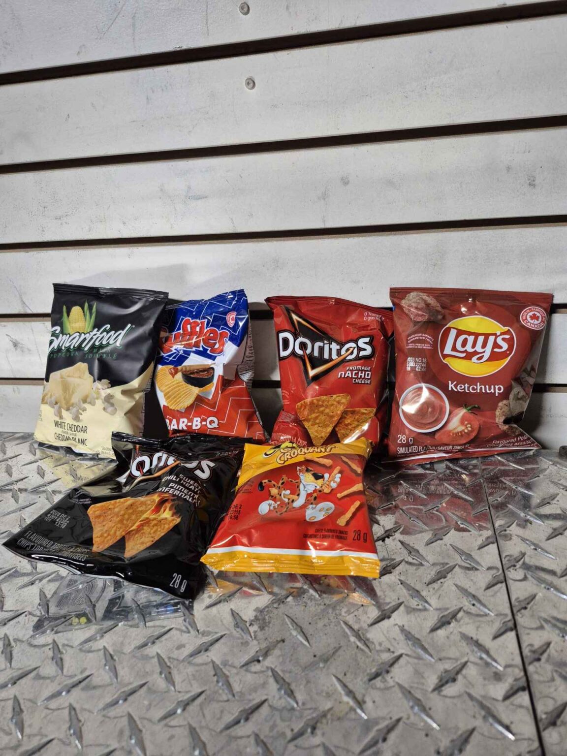6 assorted snacks - Quick Bids