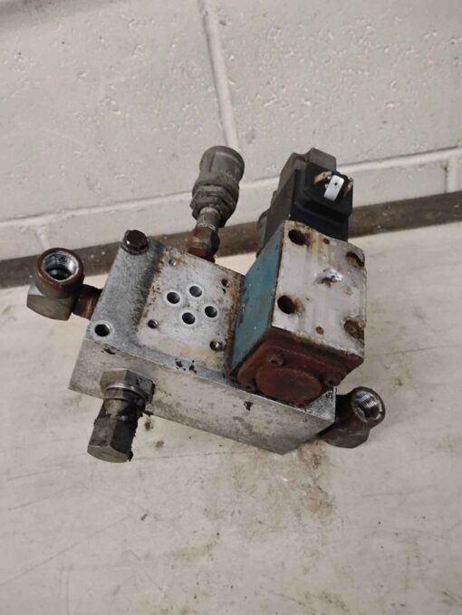 Electric over hydraulic valve assembly - Quick Bids