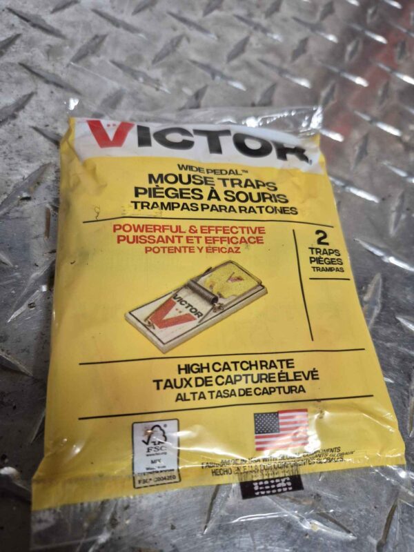 Victor pack of two wide pedal mouse traps - Quick Bids