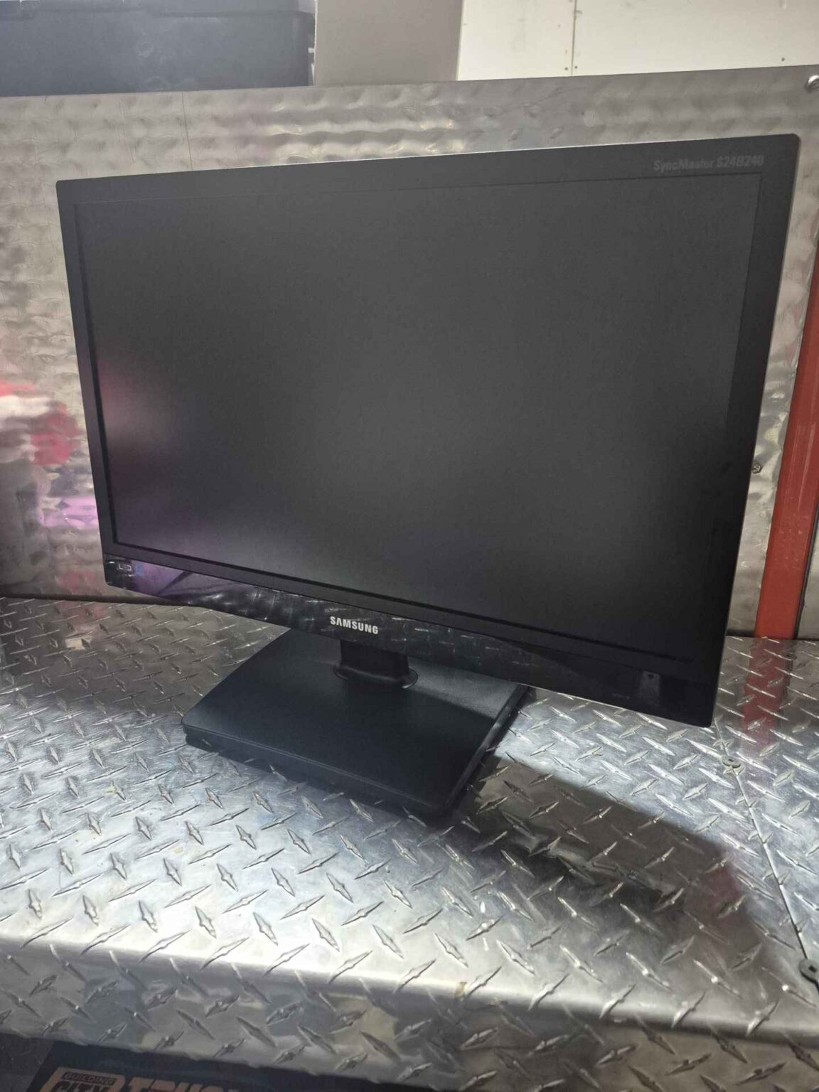 Samsung LED monitor - Quick Bids
