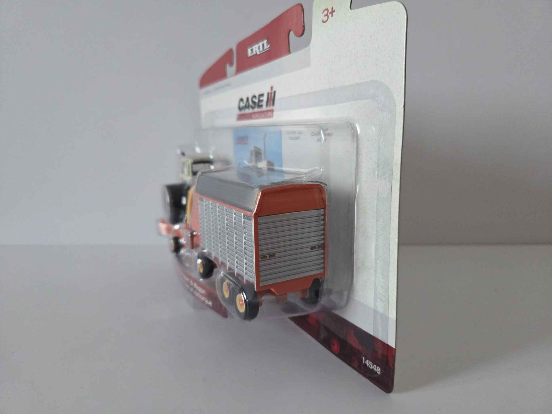 1/64 - Case 1370 with Chopper & Wagon - Quick Bids