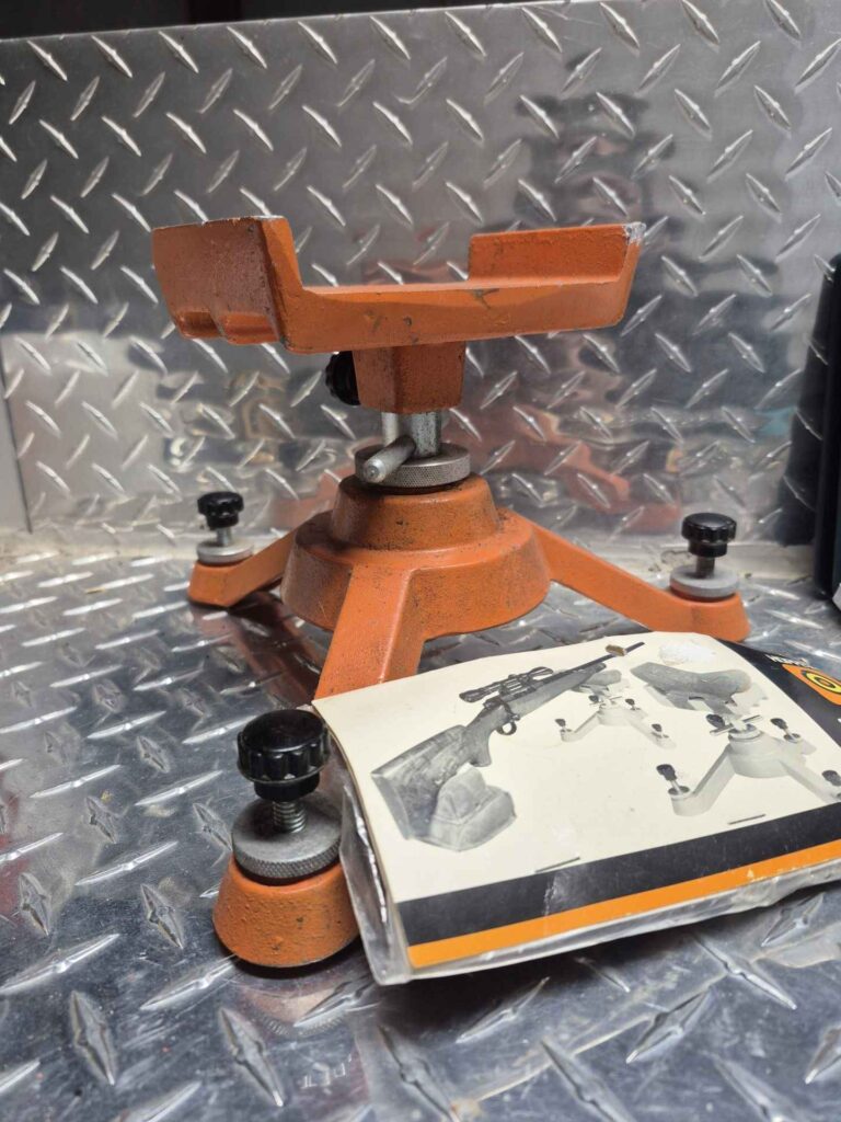 Gun bench rest - Quick Bids