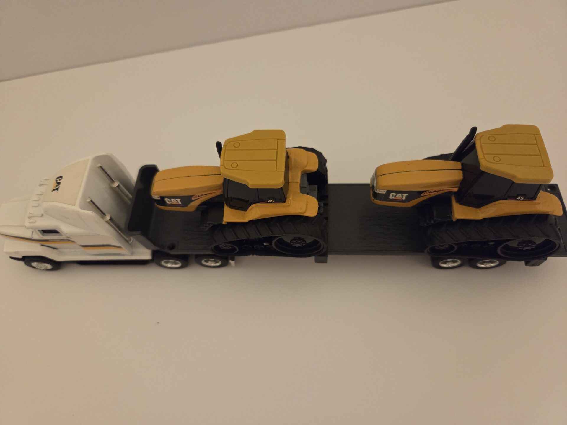1/64 - Caterpillar Equipment Hauling Set with 2-Challenger 45 Trac ...
