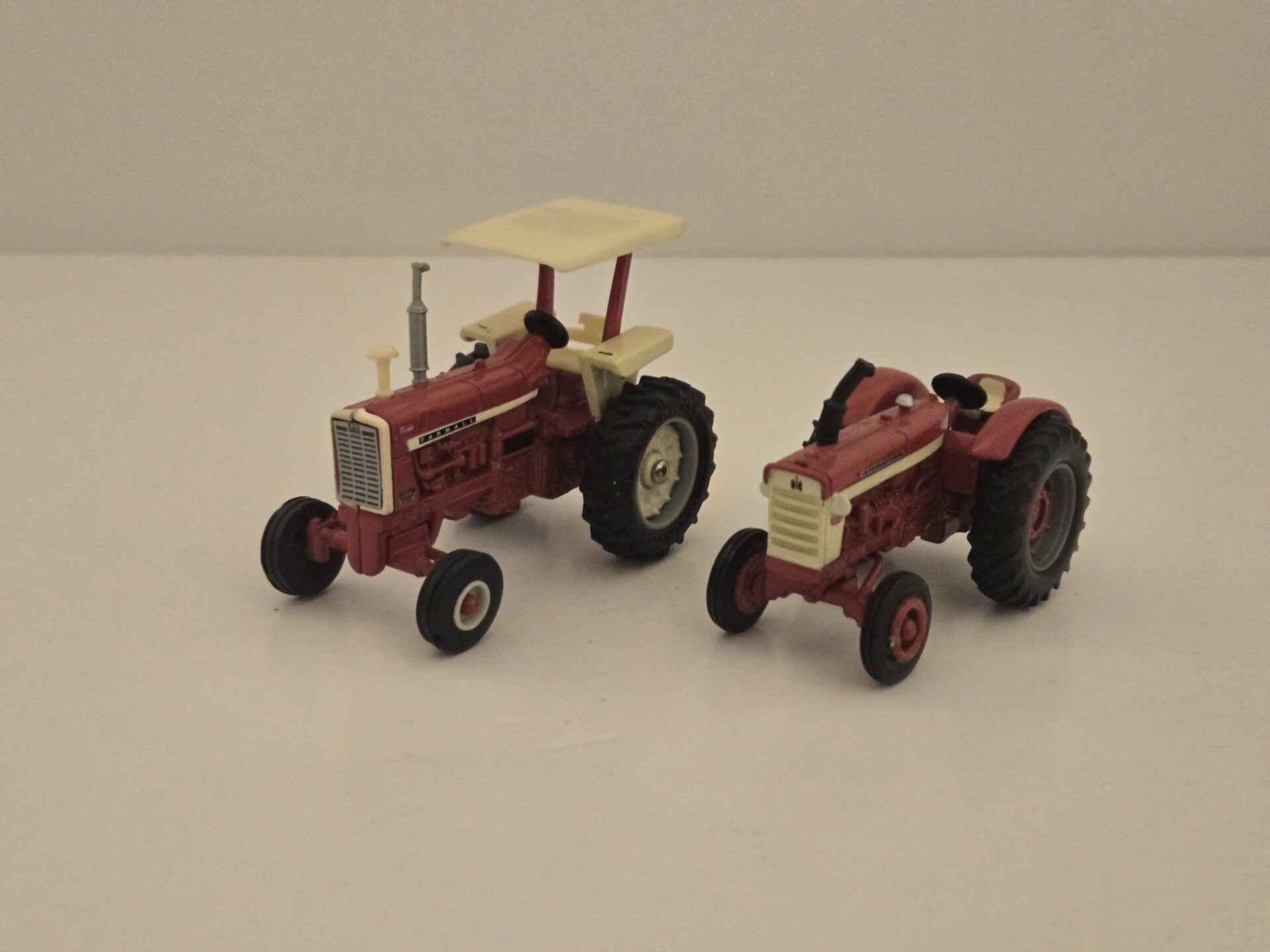1/64 - International 660 Tractor and Farmall 1206 Tractor with Canopy ...