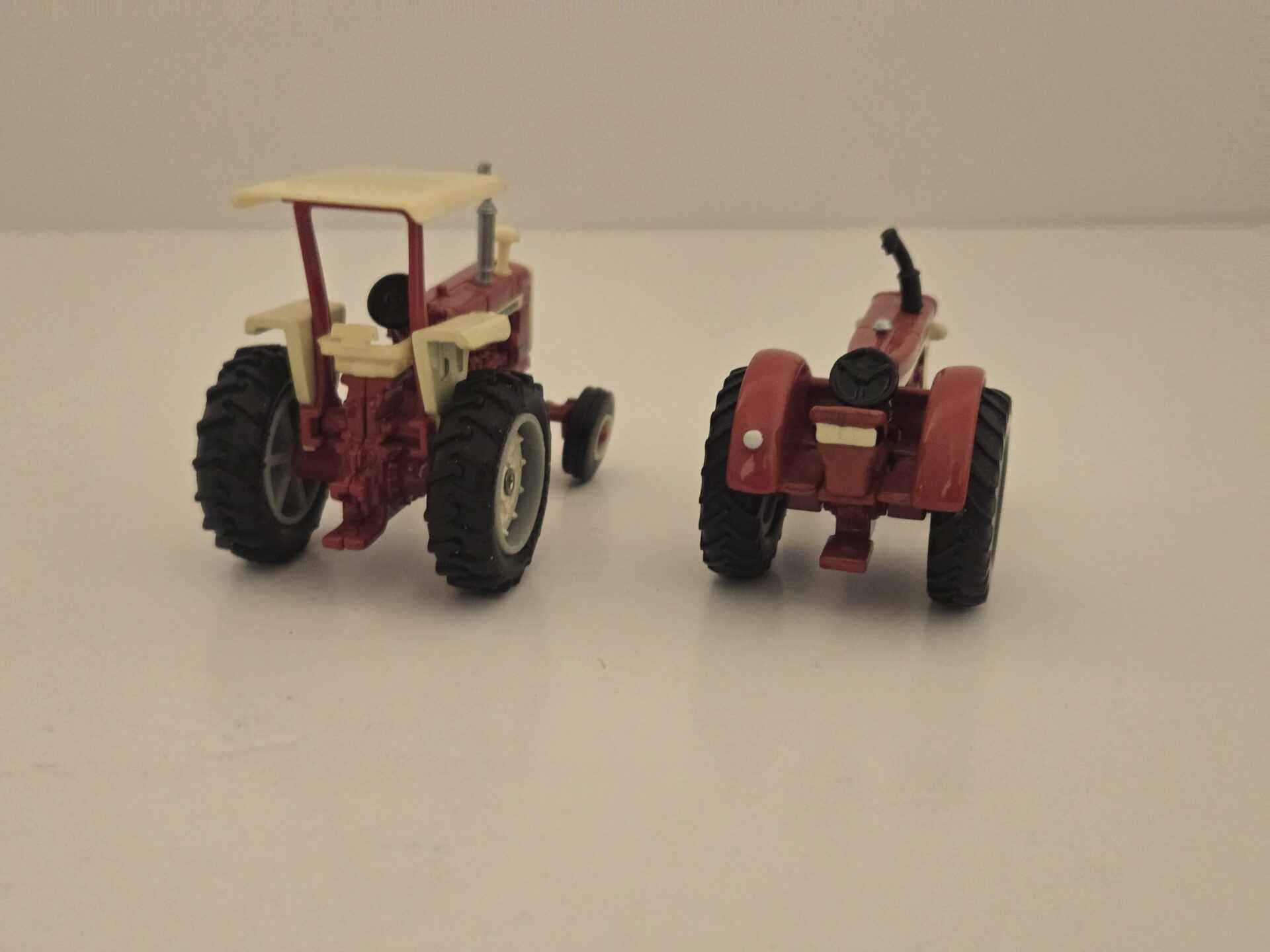 1/64 - International 660 Tractor and Farmall 1206 Tractor with Canopy ...