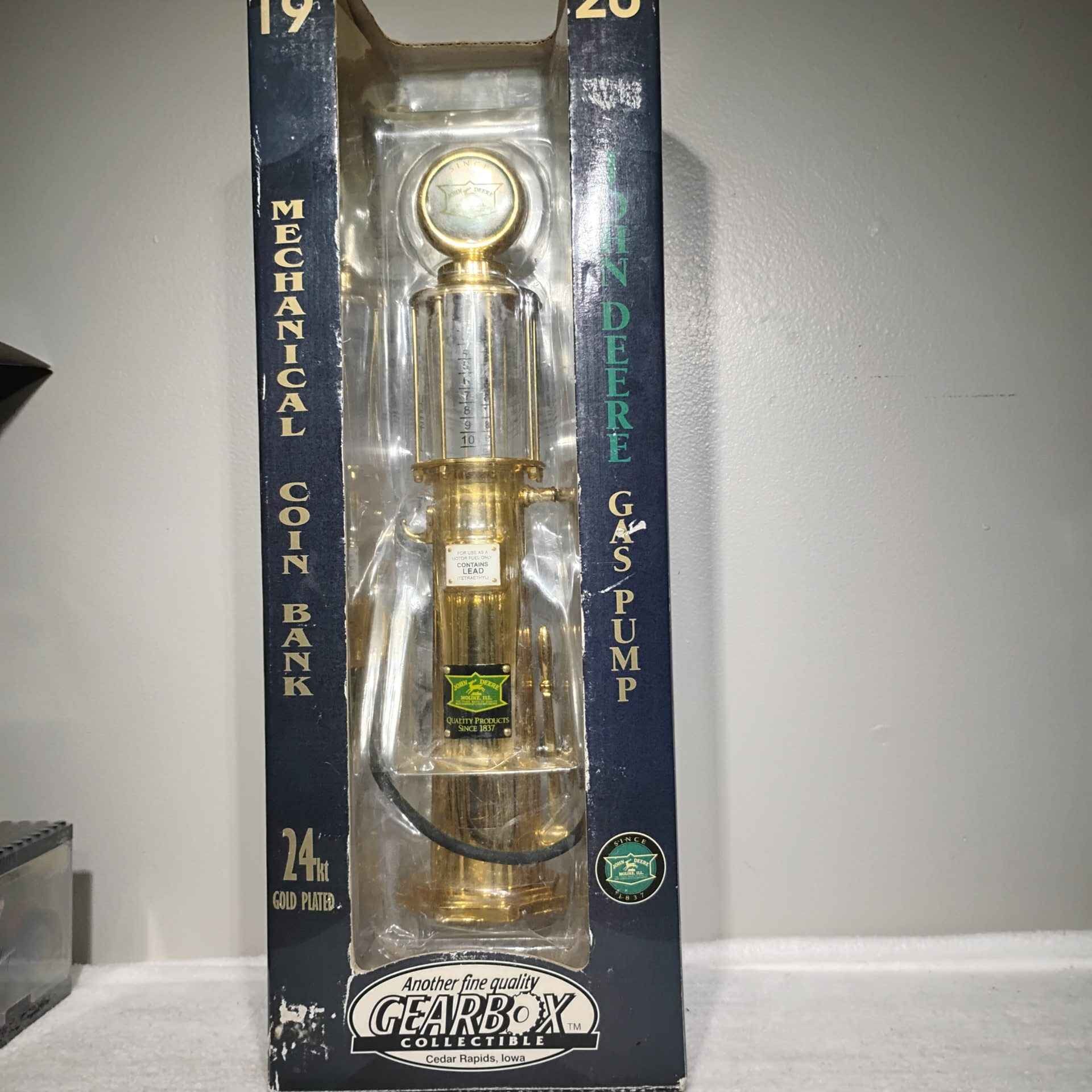 John Deere Gold Fuel Pump - Quick Bids