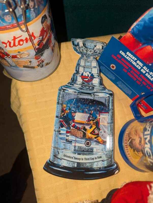 Mini Hockey Sticks, Montreal Canadiens Bear & Stanley cup plate - Quick ...