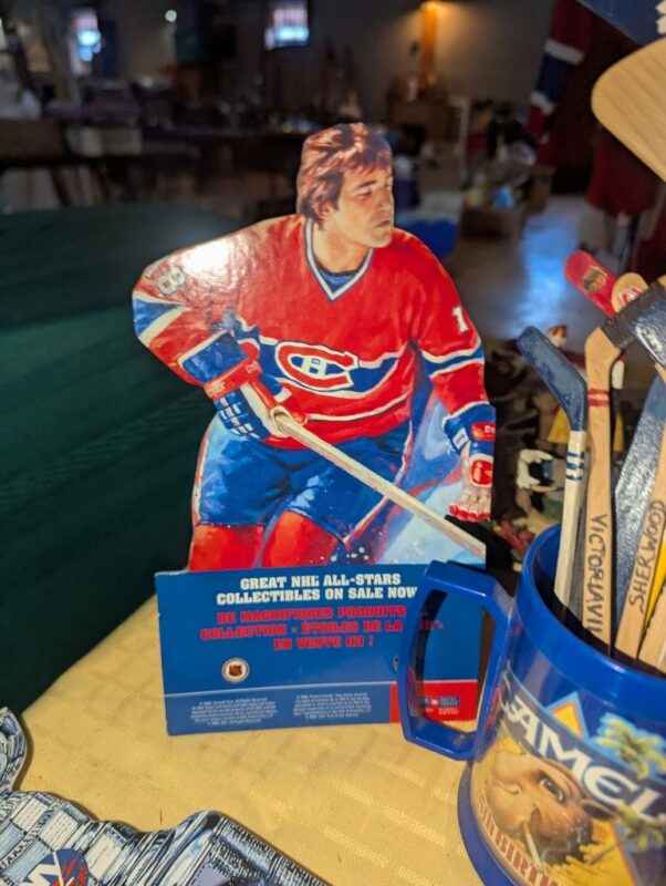 Mini Hockey Sticks, Montreal Canadiens Bear & Stanley cup plate - Quick ...