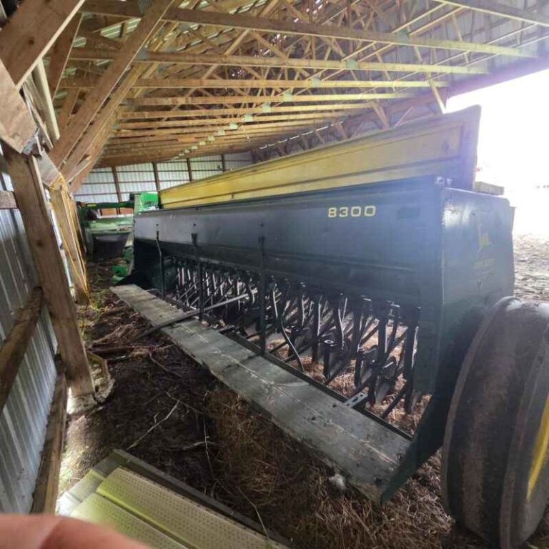 John Deere 8300 - Quick Bids