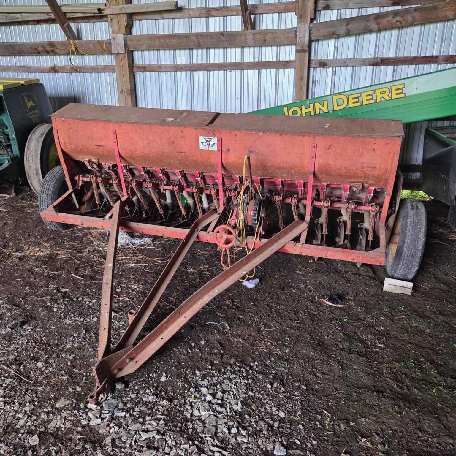 Massey Ferguson 33-3 - Quick Bids