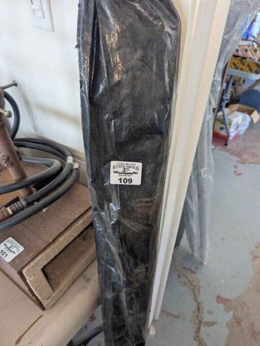 Roll of plastic wrap - Quick Bids
