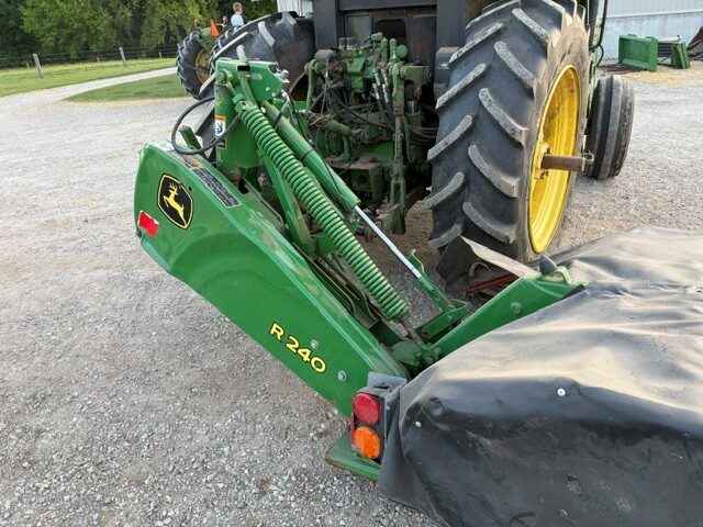 John Deere R240 - Quick Bids